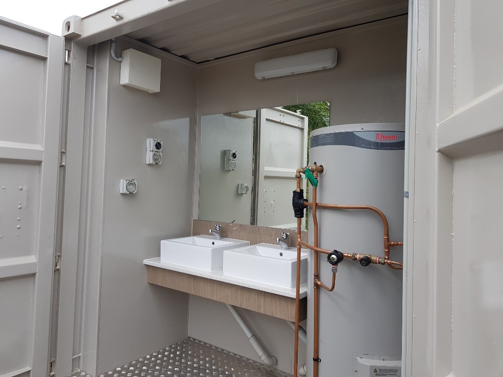 Shower Blocks (4 head) - Norquip Hire NQ Pty Ltd